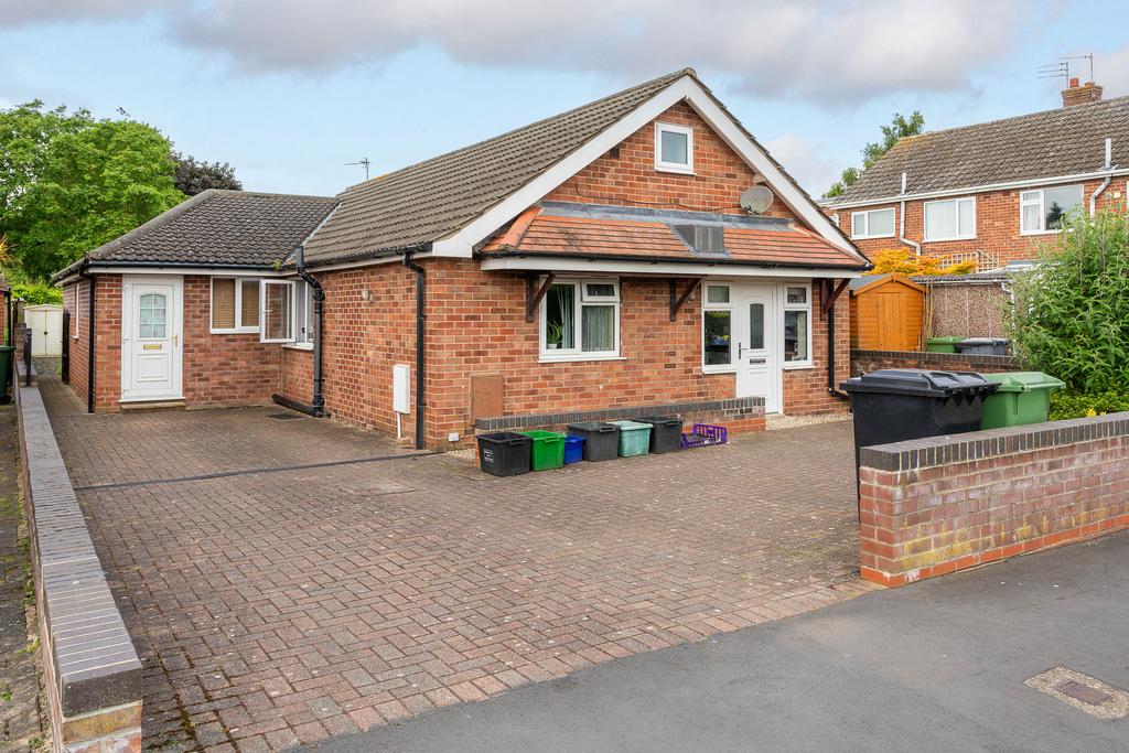 Crossways, York YO10 6 bed detached house - £575,000