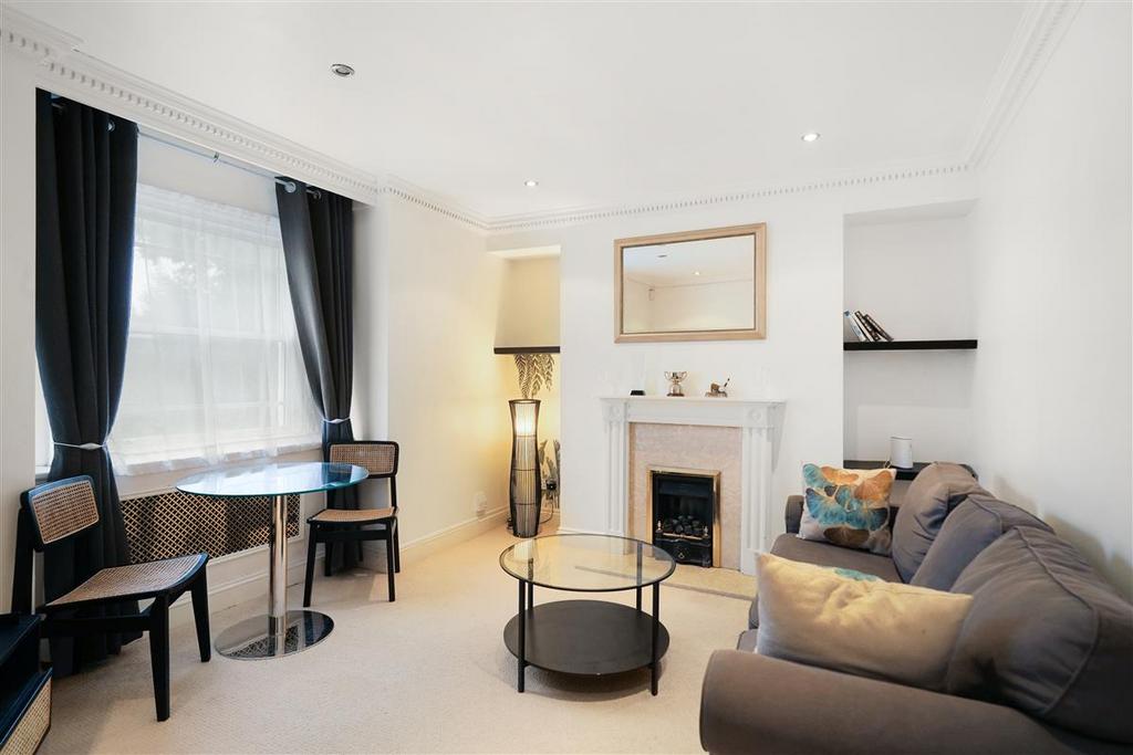 Edith Grove, SW10 2 bed flat - £2,750 pcm (£635 pw)