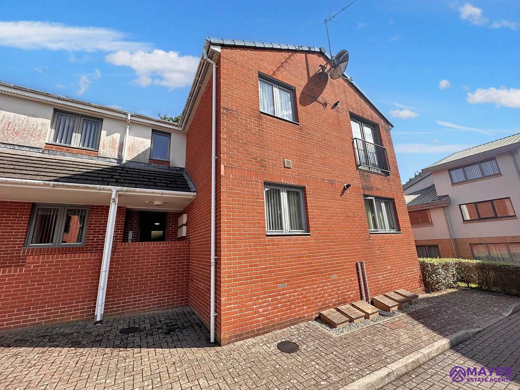 Acorn Gardens, Plymouth PL7 2 bed flat - £60,000