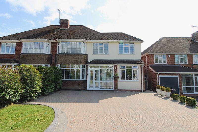 Tetley Avenue, Walsall, WS4 2HE 3 bed semi-detached house - £465,000