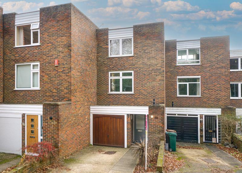 Townfield, Rickmansworth WD3 3 bed terraced house - £630,000