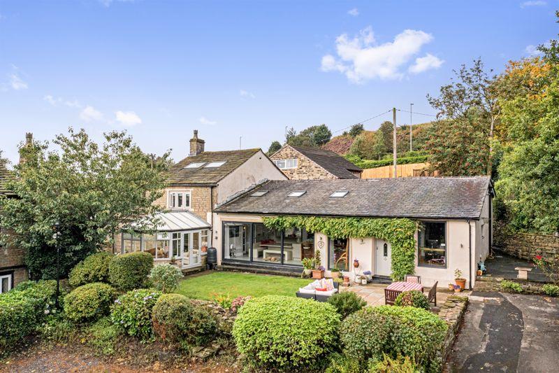 Wall Hill Road, Oldham OL3 5 bed cottage for sale - £845,000
