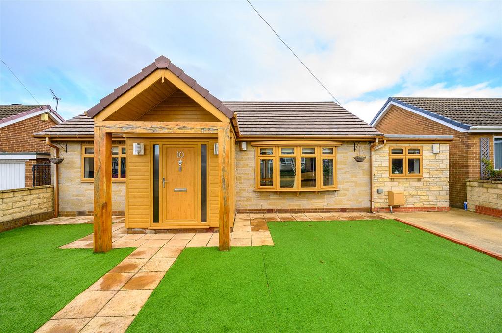 Scatcherd Grove, Morley, Leeds, West... 4 bed bungalow for sale - £389,995