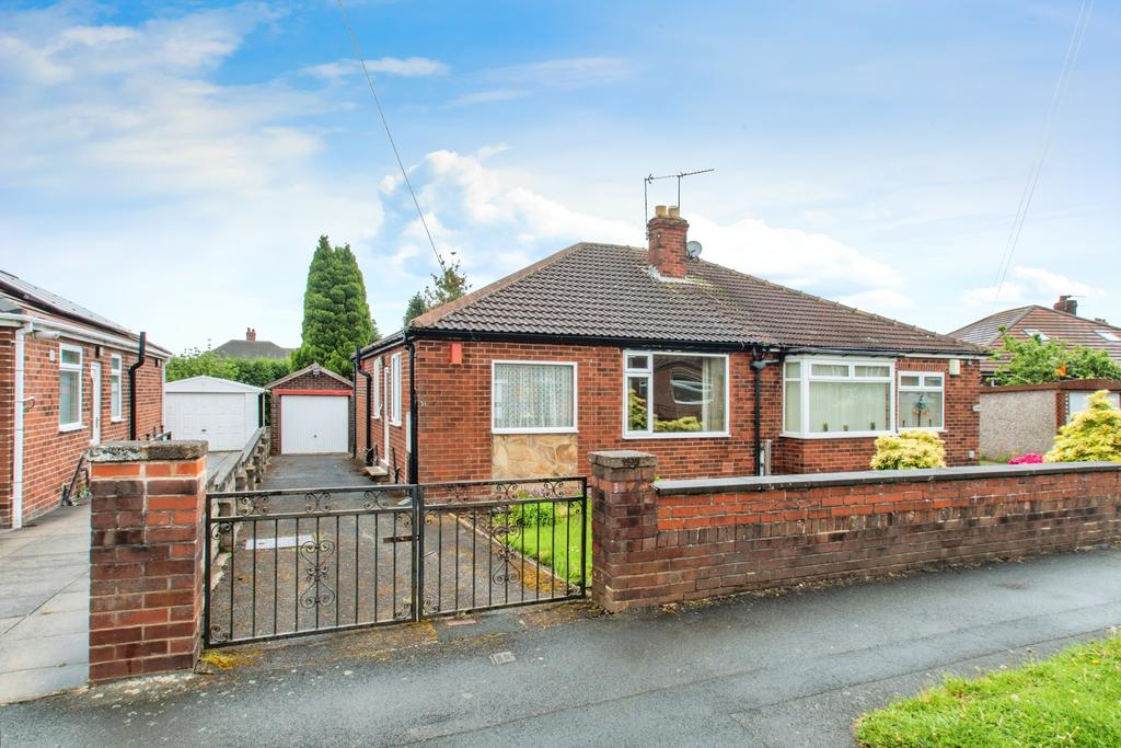Moor Flatts Road, West Yorkshire LS10 2 bed bungalow - £135,000