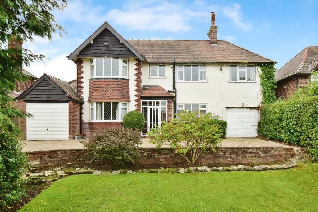 Handforth Road, Cheshire SK9 4 bed detached house - £685,000