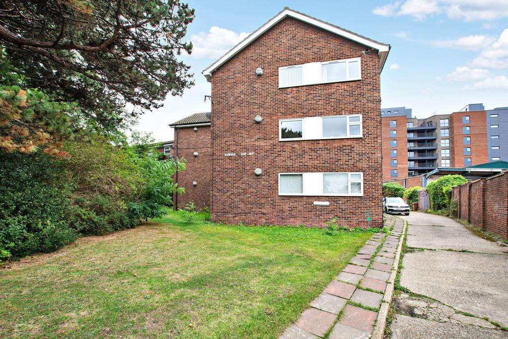 Hurst Road, Sidcup, DA15 2 bed flat for sale - £250,000