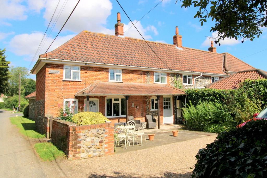 Mill Road, Badingham, Woodbridge... 2 bed semi-detached house - £225,000