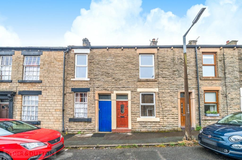 King Street, Glossop, Derbyshire, SK13 3 bed terraced house - £185,000
