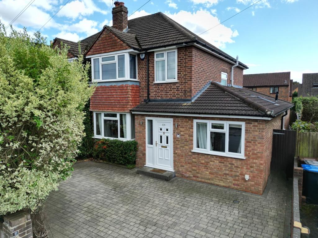 Simplemarsh Road, Addlestone, Surrey... 5 bed semi-detached house for ...