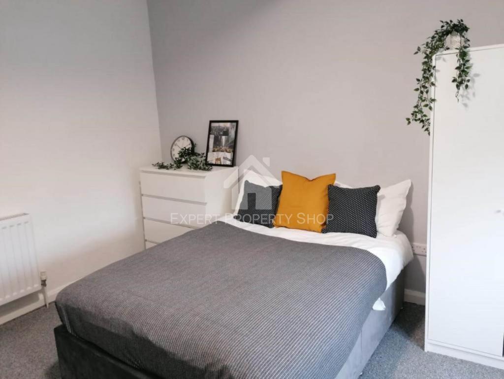 Room 5, 112 Sandy Lane, Worksop 1 bed in a house share - £395 pcm (£91 pw)