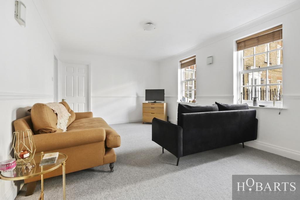 5 Stapleton Hall Road, London N4 2 bed flat - £2,100 pcm (£485 pw)