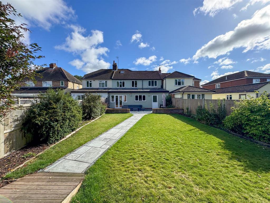 St. Johns Road, Colchester CO4 4 bed semi-detached house - £425,000