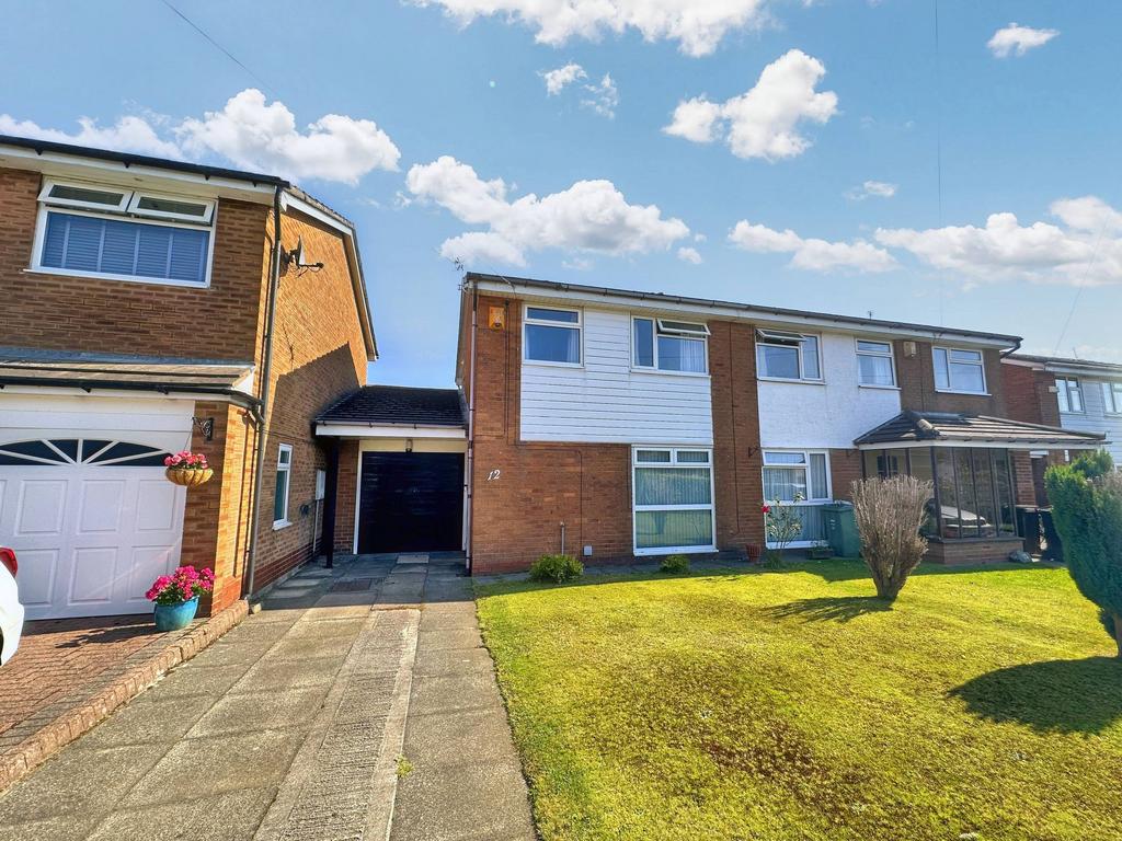 Raglan Avenue, Whitefield, M45 3 bed semi-detached house - £280,000