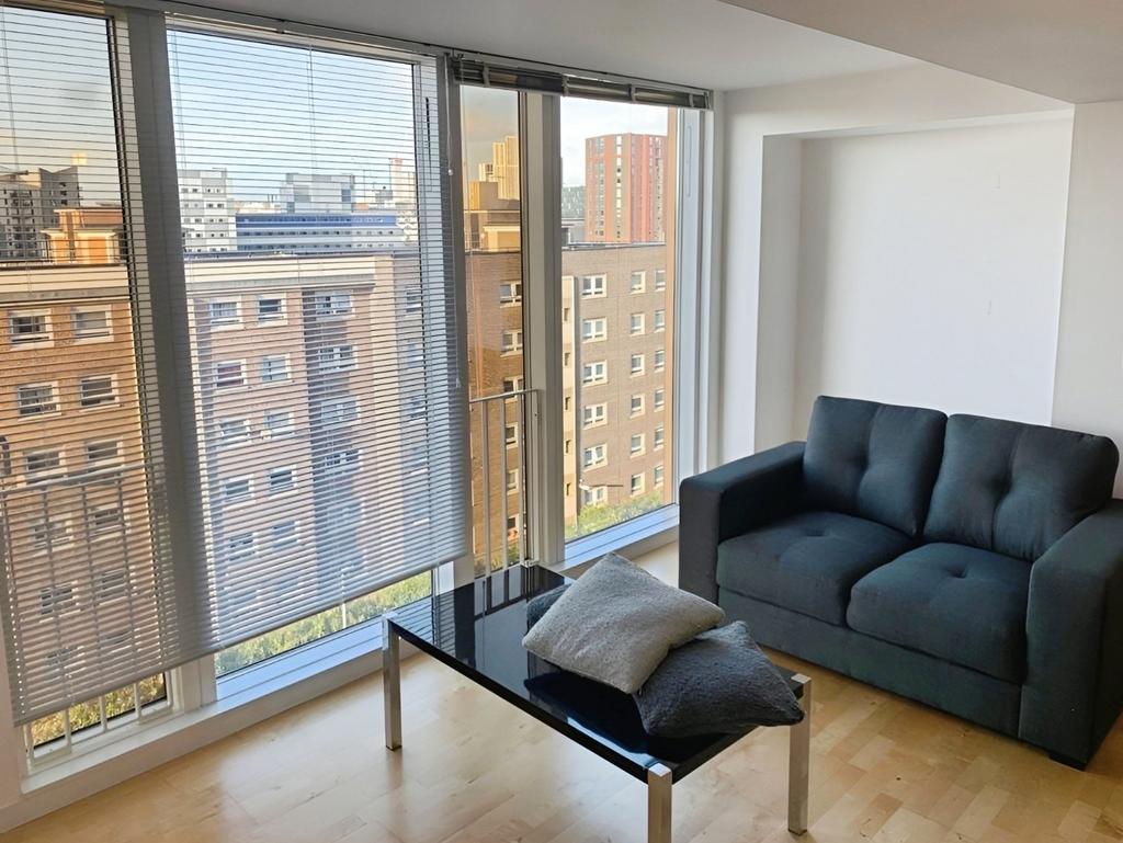 Saxton Gardens, The Avenue, Leeds... 2 bed flat to rent - £1,150 pcm (£ ...