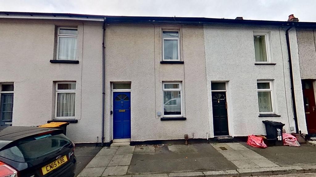11 Maindee Parade, Newport, Gwent... 2 bed terraced house - £97,000