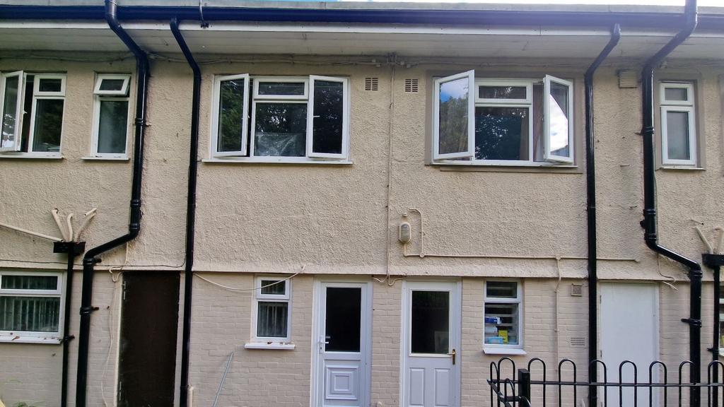58 Bulwark Road, Bulwark, Chepstow... 2 bed flat for sale - £110,000