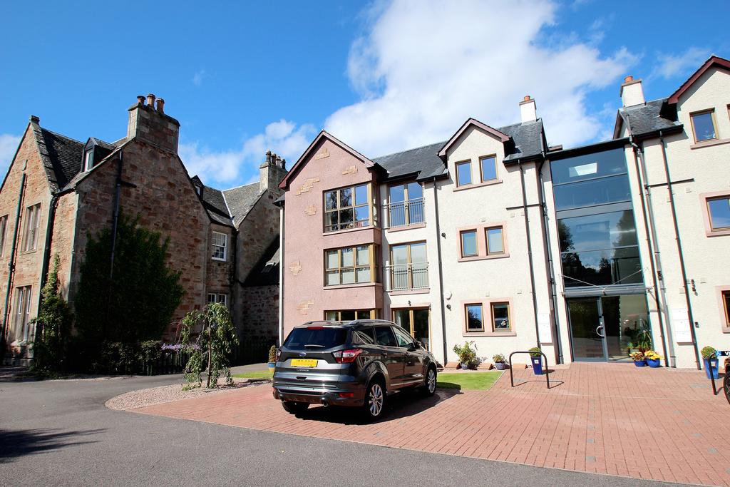 Culduthel Road, INVERNESS, IV2 4 bed apartment for sale - £350,000