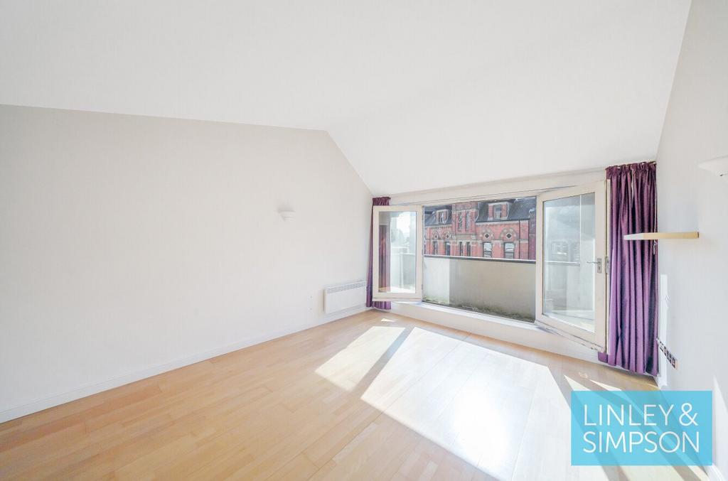 1 DOCK STREET, LEEDS, LS10 1 bed flat - £200,000