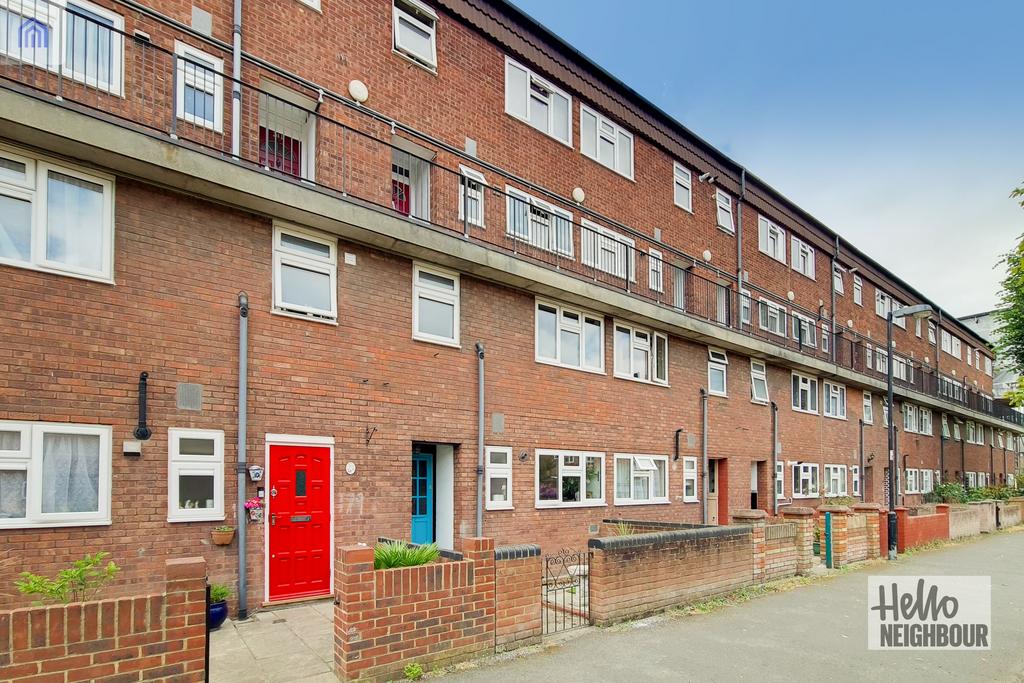 Sansom Road, London, E11 3 bed apartment - £1,900 pcm (£438 pw)
