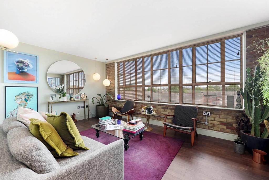 Peckham Grove, Peckham, London, SE15 2 bed flat for sale - £425,000