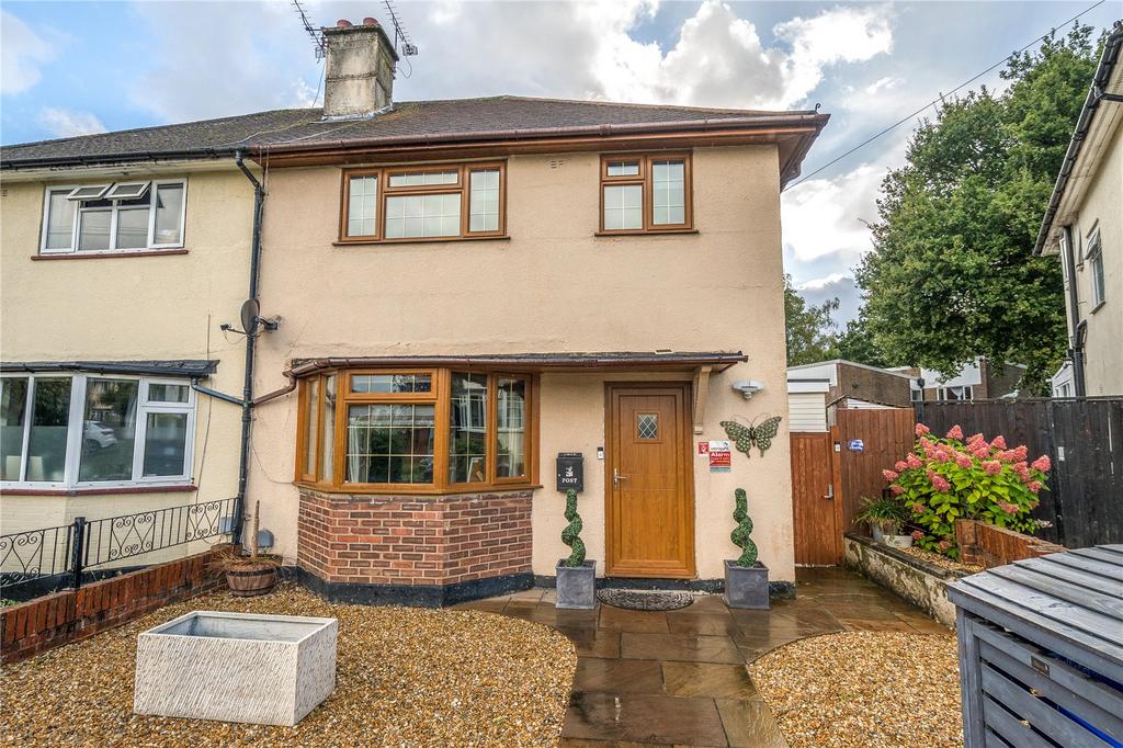 Ainger Close, Aldershot GU12 3 bed semi-detached house - £475,000