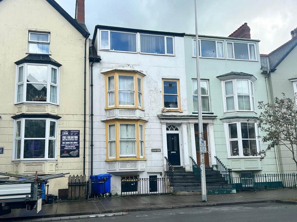 Aberystwyth, Aberystwyth SY23 1 bed flat - £800 pcm (£185 pw)