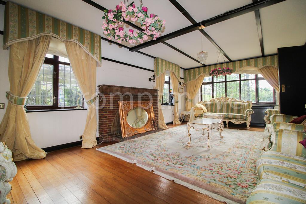 London Road Luton LU1 3RJ 5 bed detached house - £1,100,000