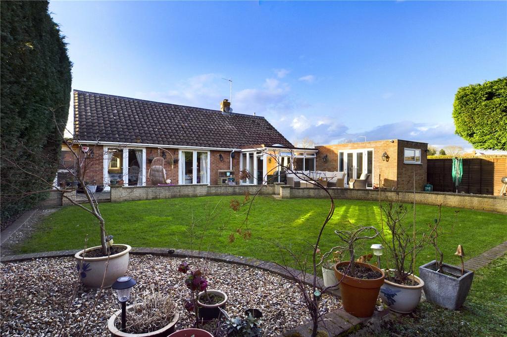 Padworth, Reading, RG7 3 bed bungalow - £600,000