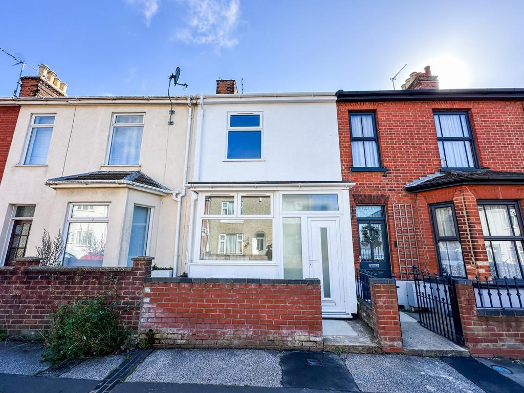 Ipswich Road, Lowestoft, NR32 3 bed terraced house - £935 pcm (£216 pw)