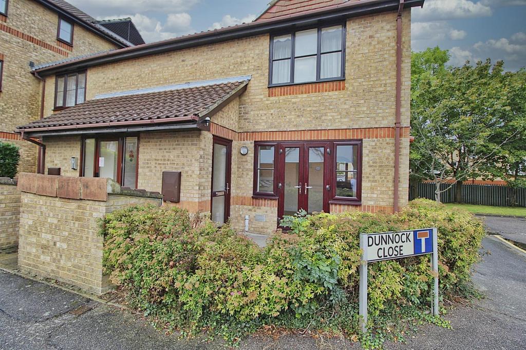 Dunnock Close, Borehamwood Studio - £200,000