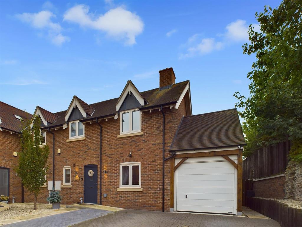 Eldershaw Croft, Hathern LE12 3 bed semi-detached house - £375,000