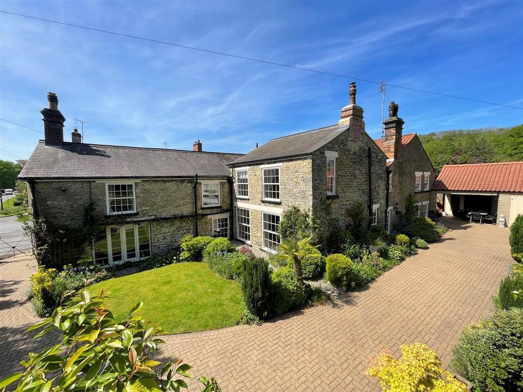 Bridgefoot House, Chestnut Avenue... 8 bed detached house - £1,200,000