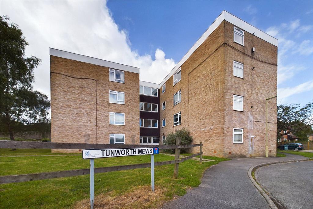 Tunworth Court, Tadley, Hampshire, RG26 2 bed apartment - £1,100 pcm (£ ...