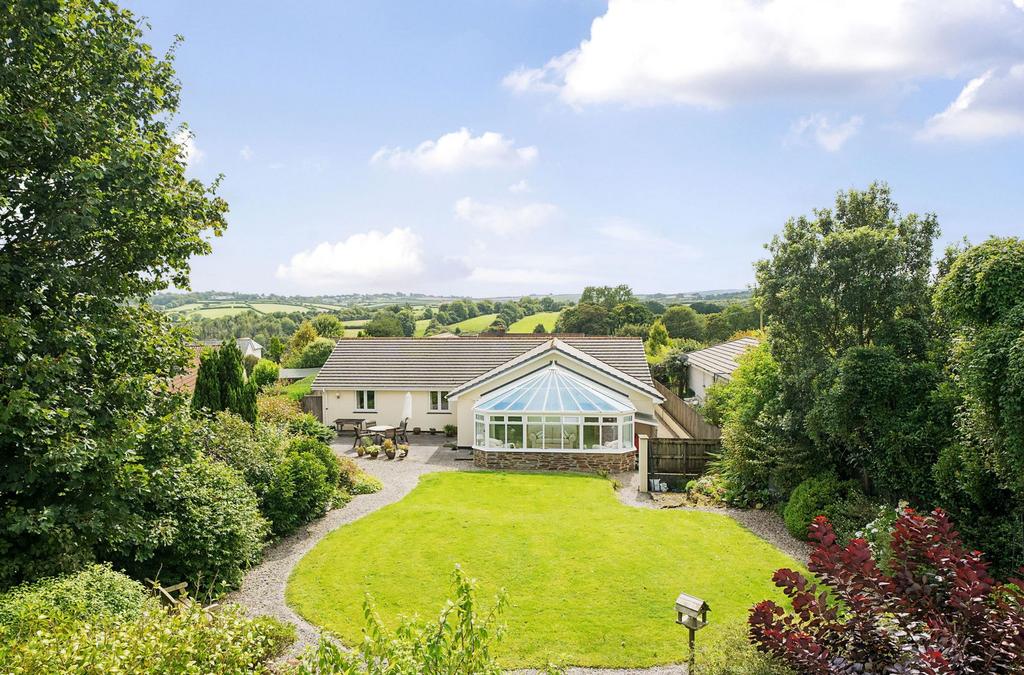 Polyphant, Launceston 4 bed detached bungalow - £595,000