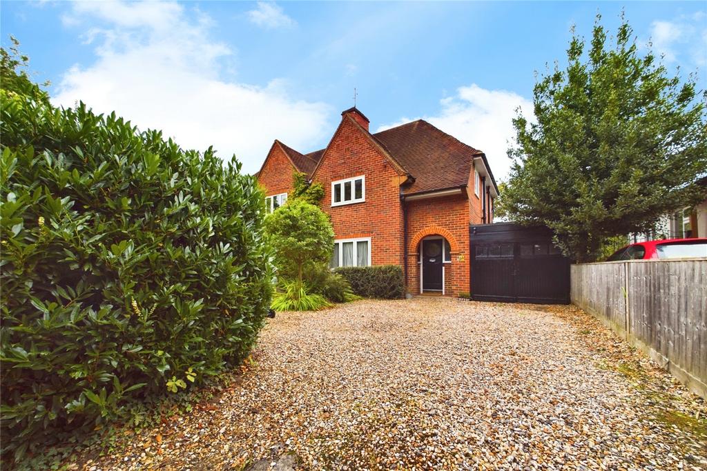 Honey End Lane, Reading, Berkshire, RG30 3 bed semi-detached house - £ ...
