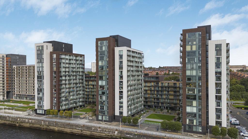 Meadowside Quay Walk, Glasgow G11 2 bed flat - £185,000