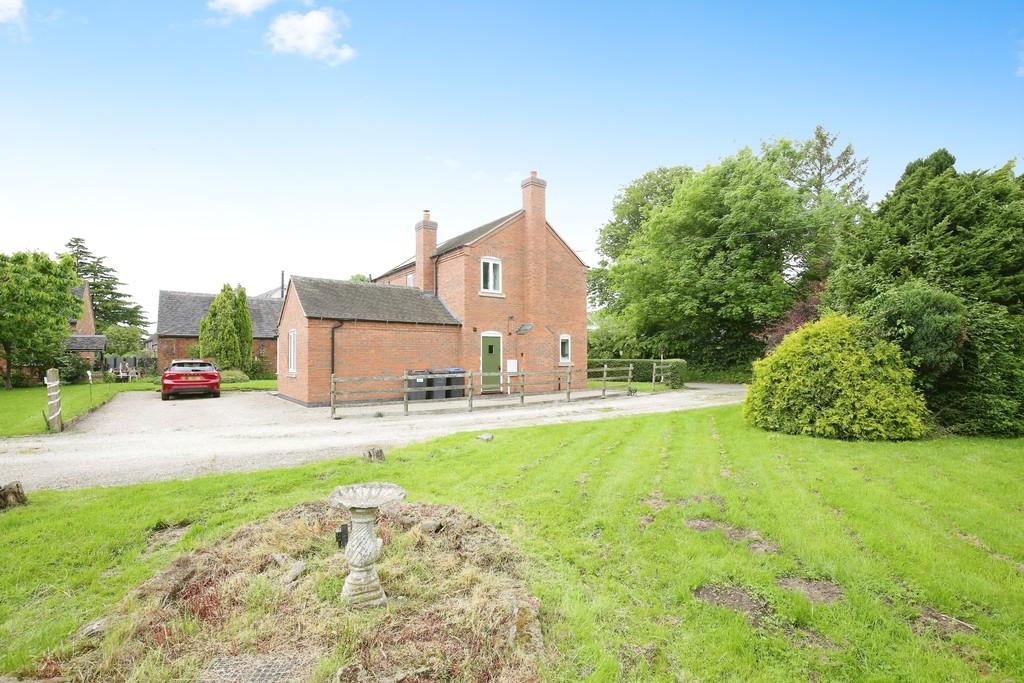 Pipe Lane, Orton On The Hill 3 bed detached house - £475,000
