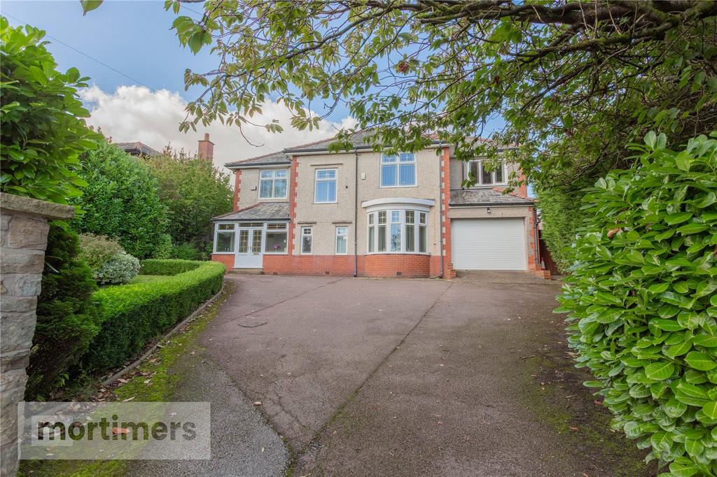 Revidge Road, Blackburn, Lancashire, BB1 6 bed detached house - £600,000