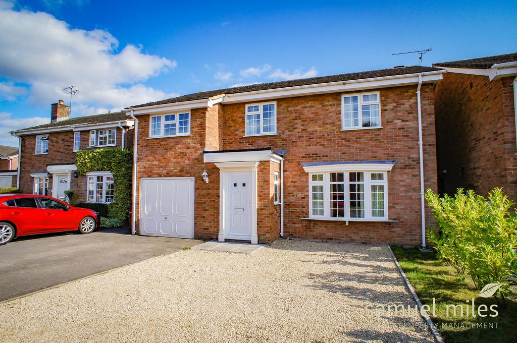 The Mews, Wiltshire SN5 4 bed detached house for sale - £575,000