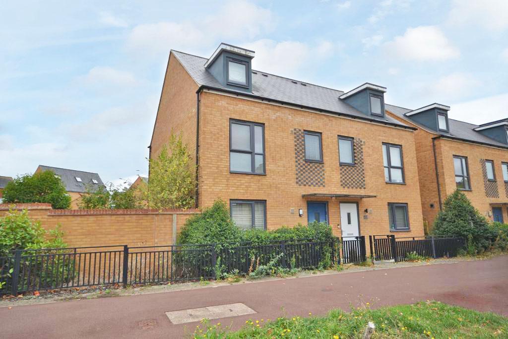 Brooklands, Milton Keynes MK10 3 bed semi-detached house - £1,750 pcm ...
