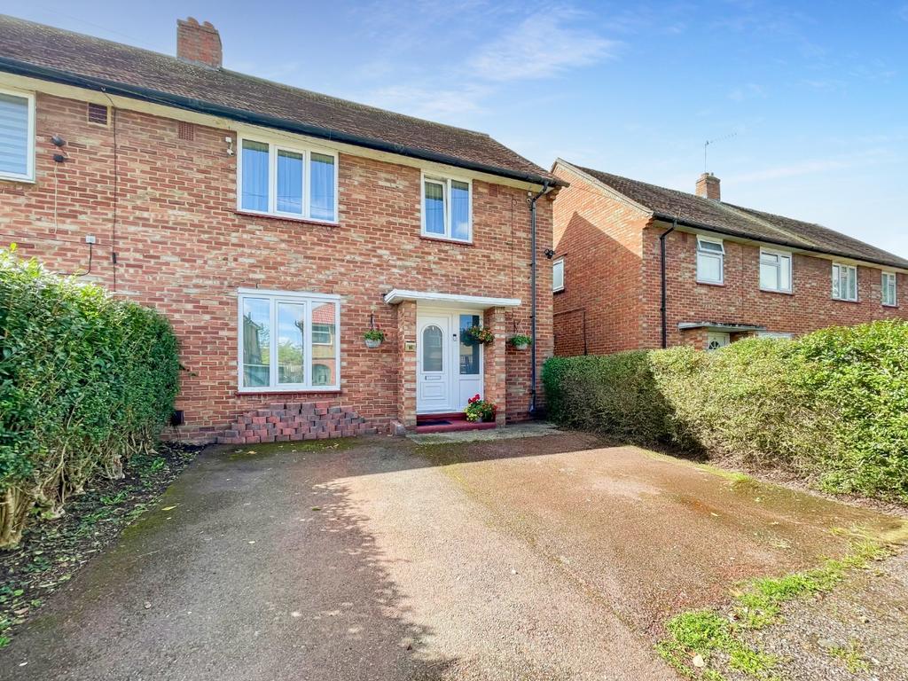 Stanford Road, Luton, Bedfordshire... 3 bed semi-detached house - £375,000