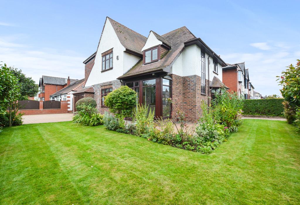 Cop Lane, Preston, Lancashire 4 bed detached house for sale - £425,000