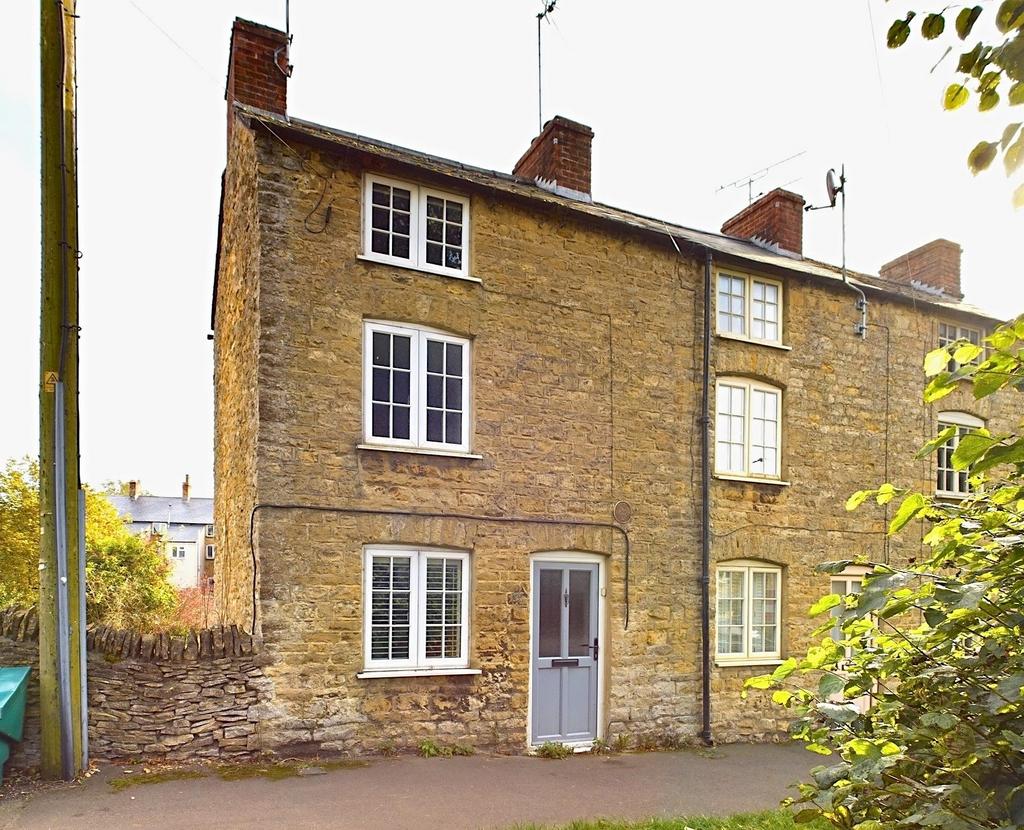 Chipping Norton OX7 2 bed terraced house - £380,000