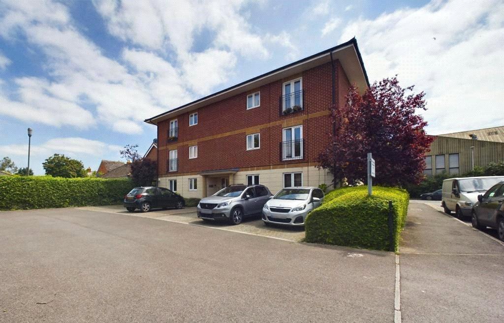 Laundry Court, Northway, Newbury... 2 bed apartment - £1,250 pcm (£288 pw)