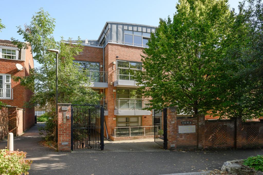 Wimbledon Hill Road, London SW19 2 bed apartment for sale - £995,000
