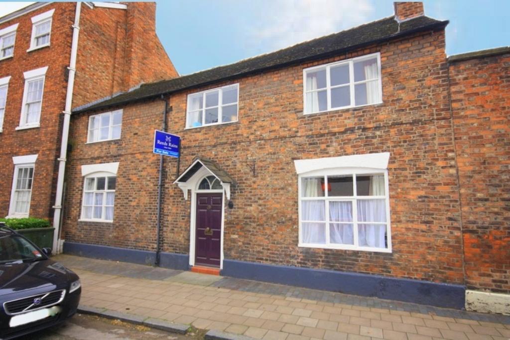 Welsh Row, Cheshire CW5 3 bed house - £320,000