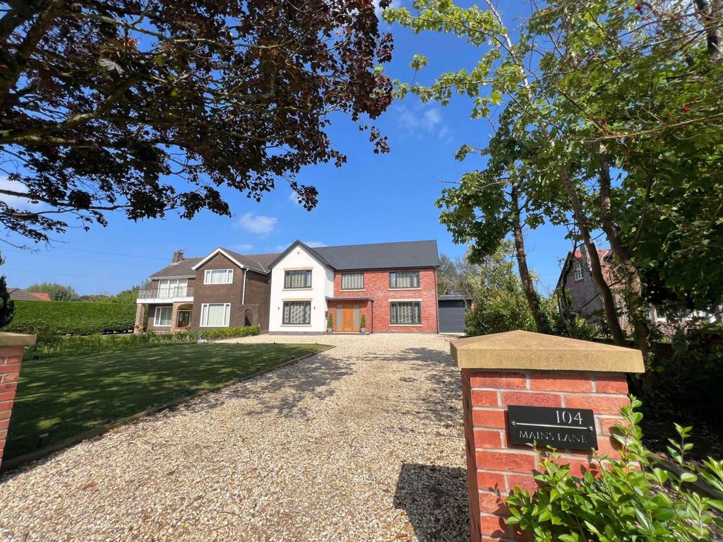 Mains Lane, Poulton-Le-Fylde FY6 4 bed detached house - £775,000