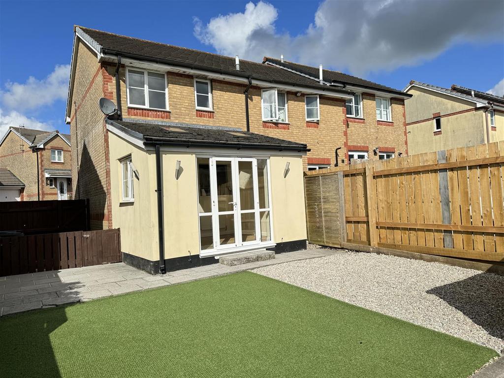 Larcombe Road, St. Austell 2 bed semi-detached house - £200,000