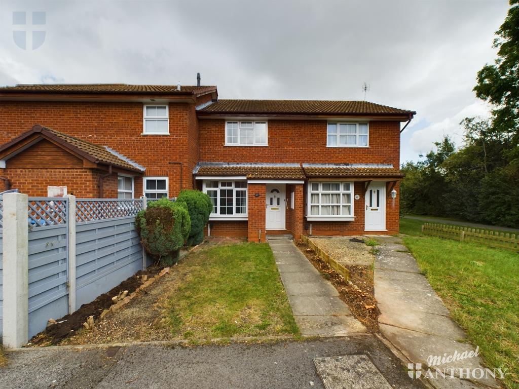 Edward Close, Aylesbury, Buckinghamshire 2 bed townhouse to rent - £ ...