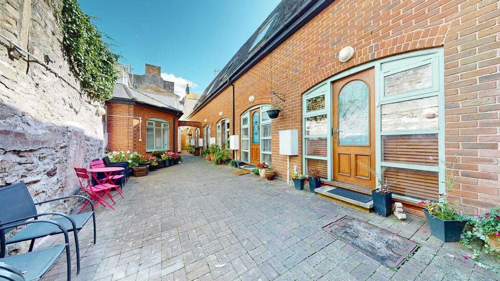 Southside Street, Plymouth, PL1 1 bed terraced house - £130,000